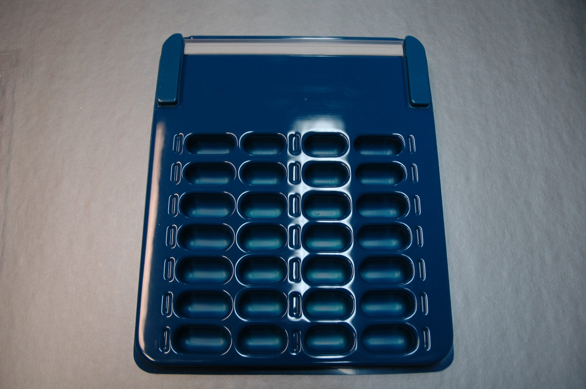 PLMO-A4 Bleu 28 | Blue Mounting Tray 28 - DistriMedic
